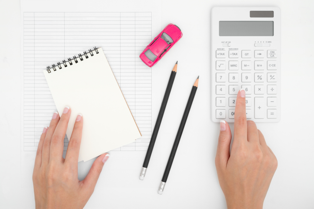 How a Car Shipping Calculator Cuts Costs